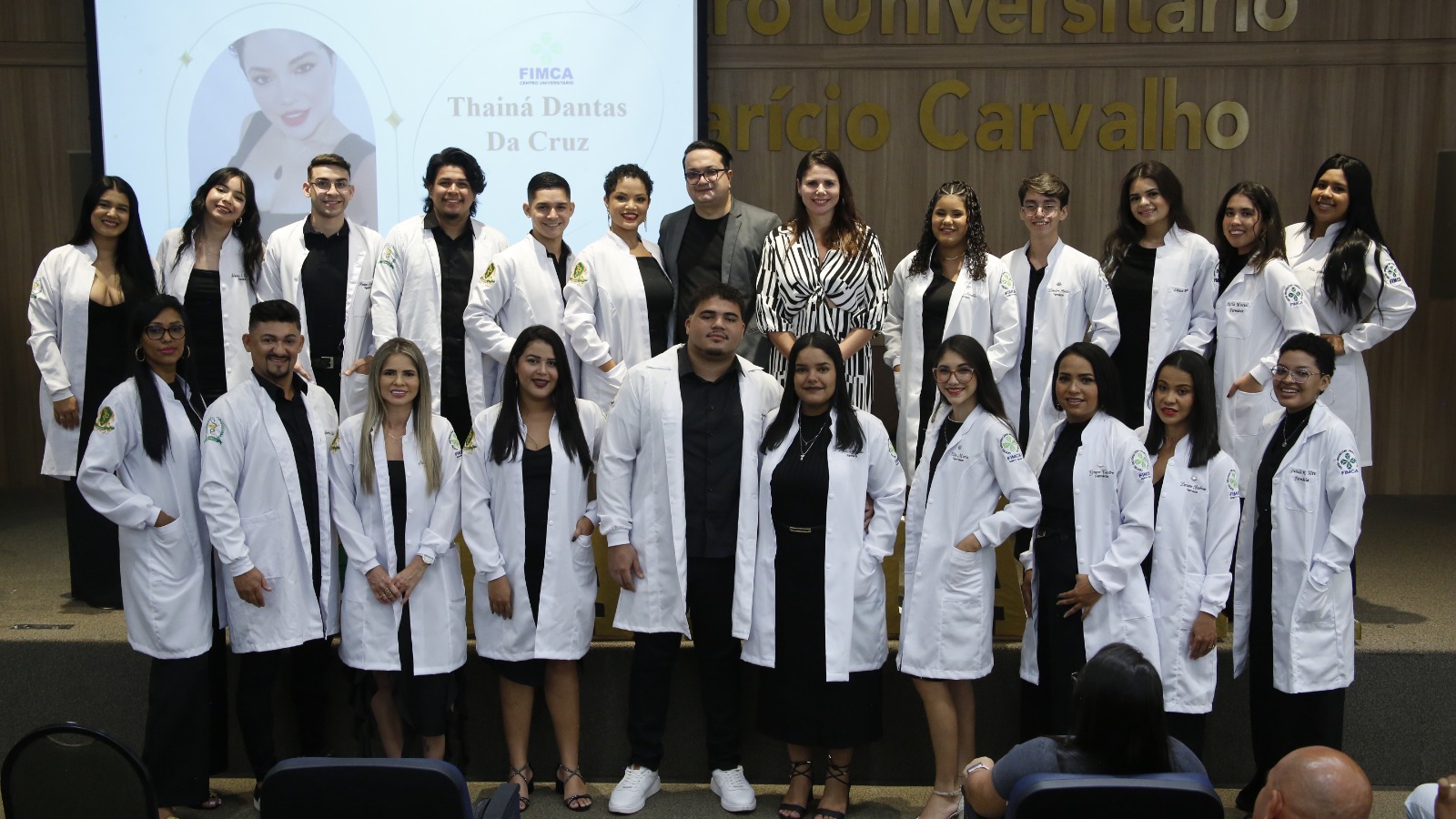 Cerimônia do Jaleco Marca Nova Etapa para Acadêmicos de Farmácia da FIMCA — FIMCA - Centro ...