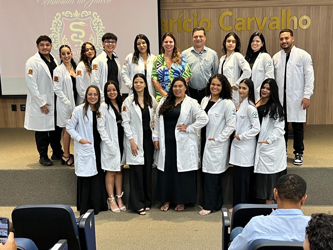 Cerimônia do Jaleco do Curso de Odontologia da FIMCA Destaca o Simbolismo do Jaleco para ...